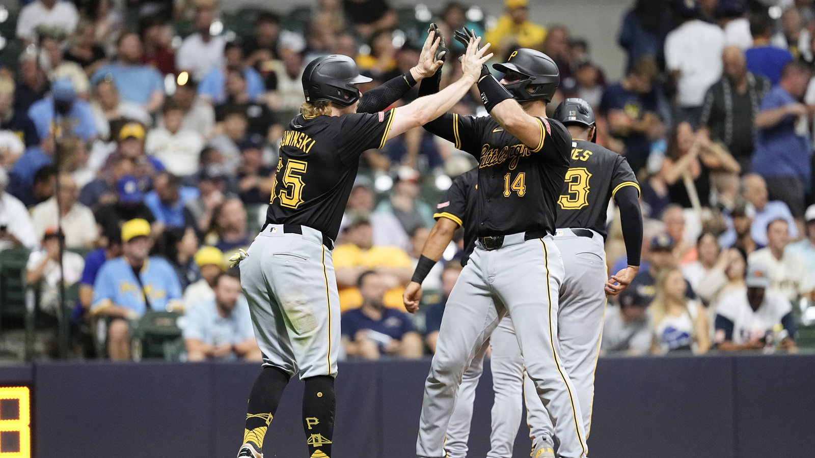 Pirates Homer Five Times in 12-2 Win Over Brewers | Yardbarker