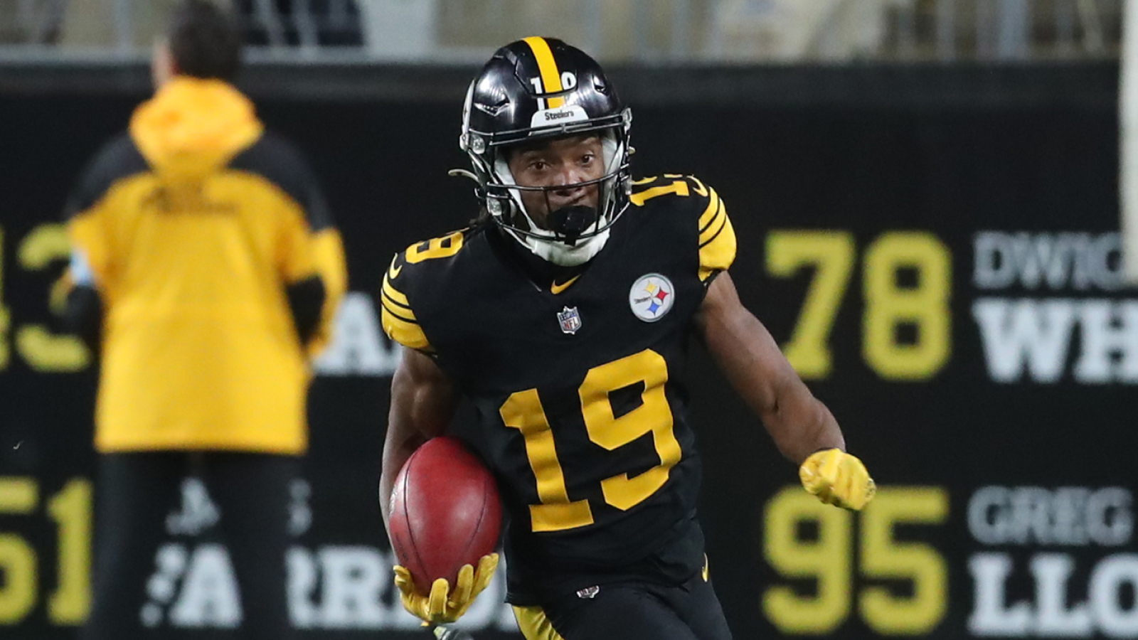 Steelers' Calvin Austin III Trolls Ref With Hilarious Message After ...