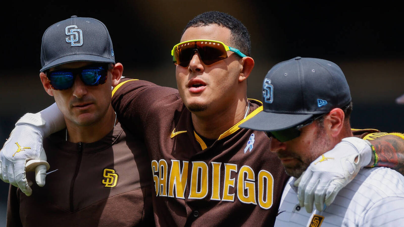 Manny Machado suffers ankle injury; X-rays negative | Yardbarker