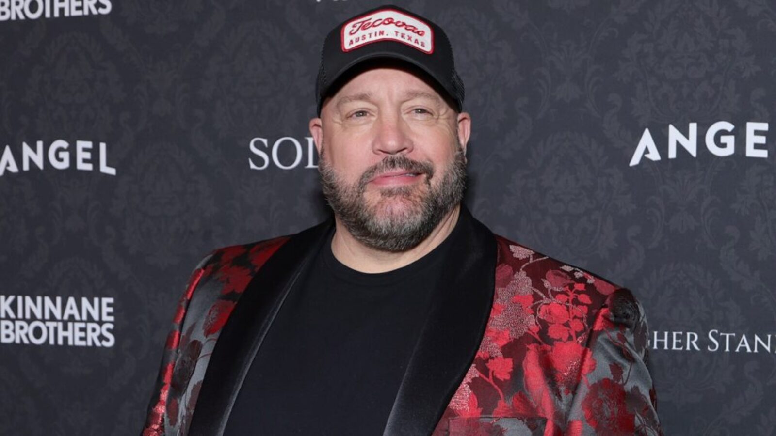 Kevin James Strikes ‘King of Queens’ Pose Amid Reboot Rumors | Yardbarker