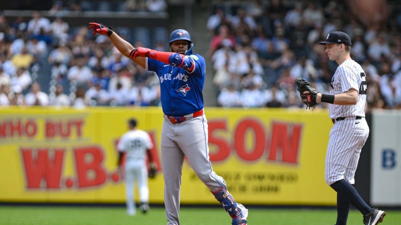 Yankees hold on to beat Blue Jays following rain delay | Yardbarker