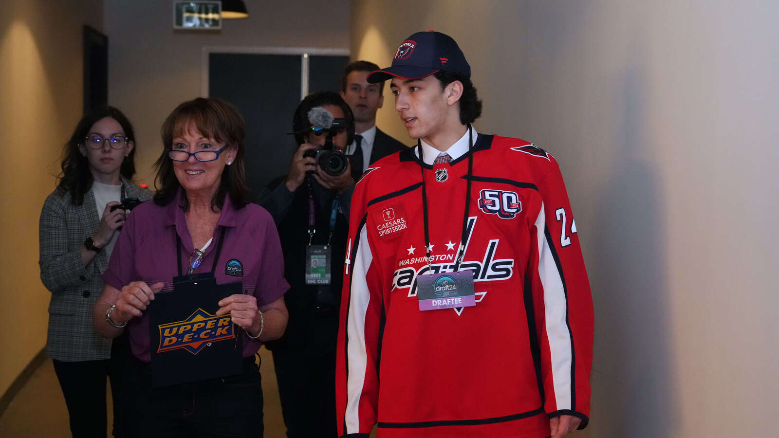Washington Capitals select Terik Parascak No. 17 overall in 2024 NHL ...