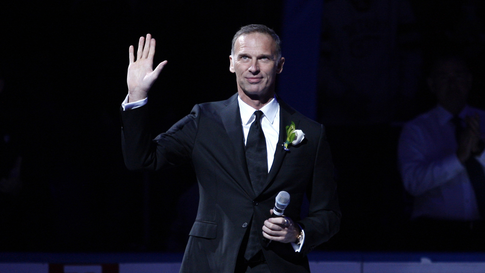 Czech officials back former NHL goalie Dominik Hasek against Russian ...