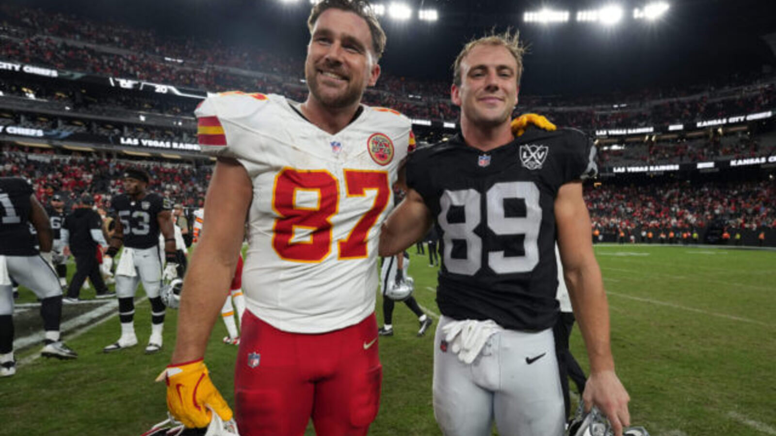 Watch: Chiefs TE Travis Kelce Shares Moment With Brock Bowers | Yardbarker