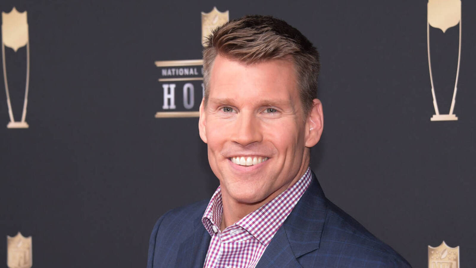 Watch: NFL RedZone studio evacuated during live broadcast | Yardbarker