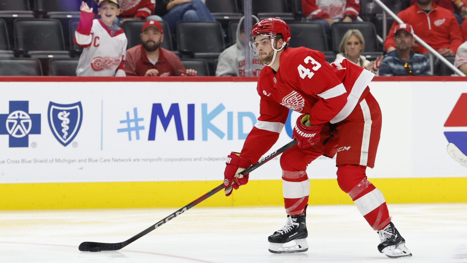 Red Wings Carter Mazur exits game with upper-body injury | Yardbarker