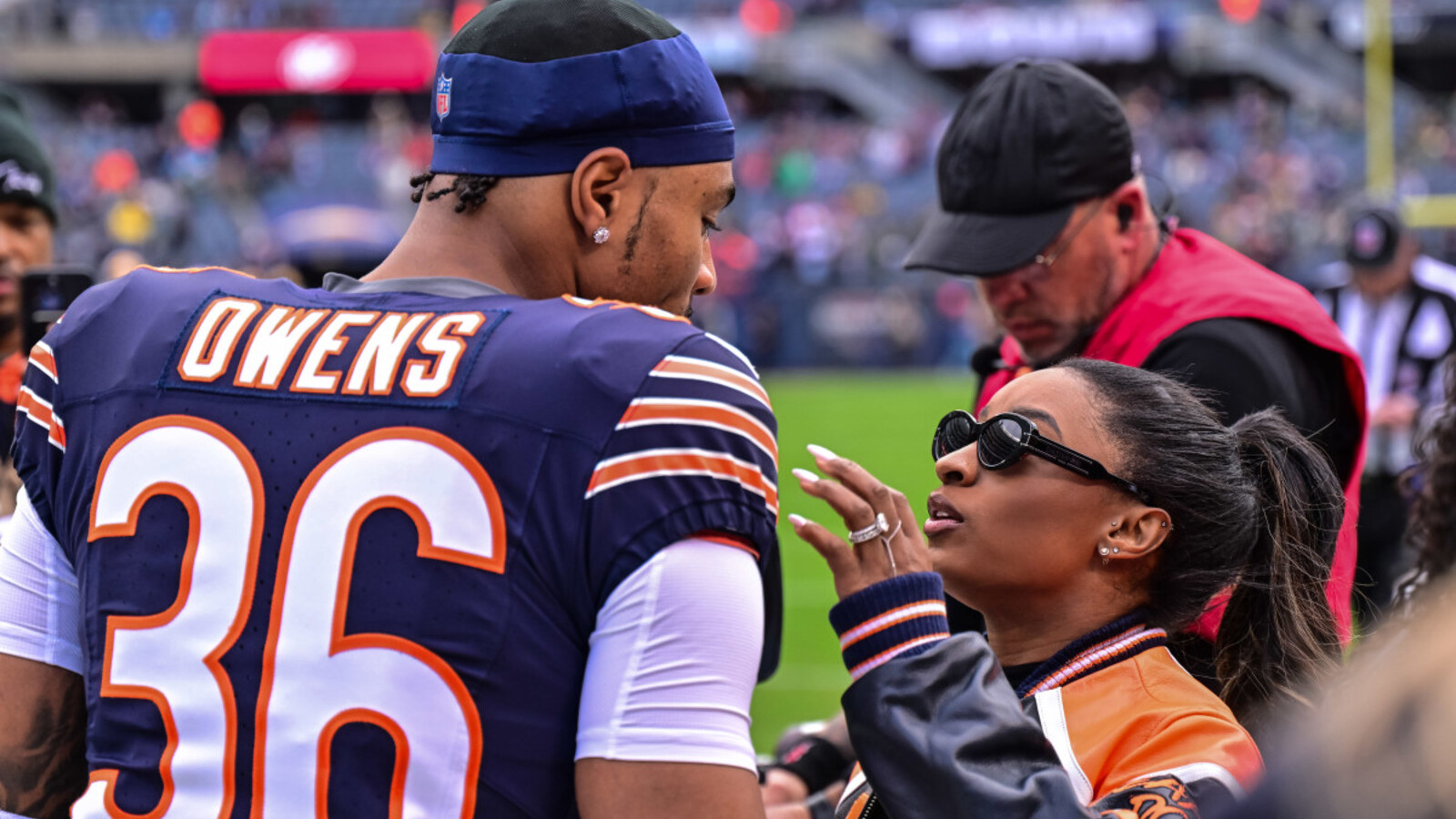 Simone Biles Drops One-Word Reaction to Jonathan Owens Highlight ...