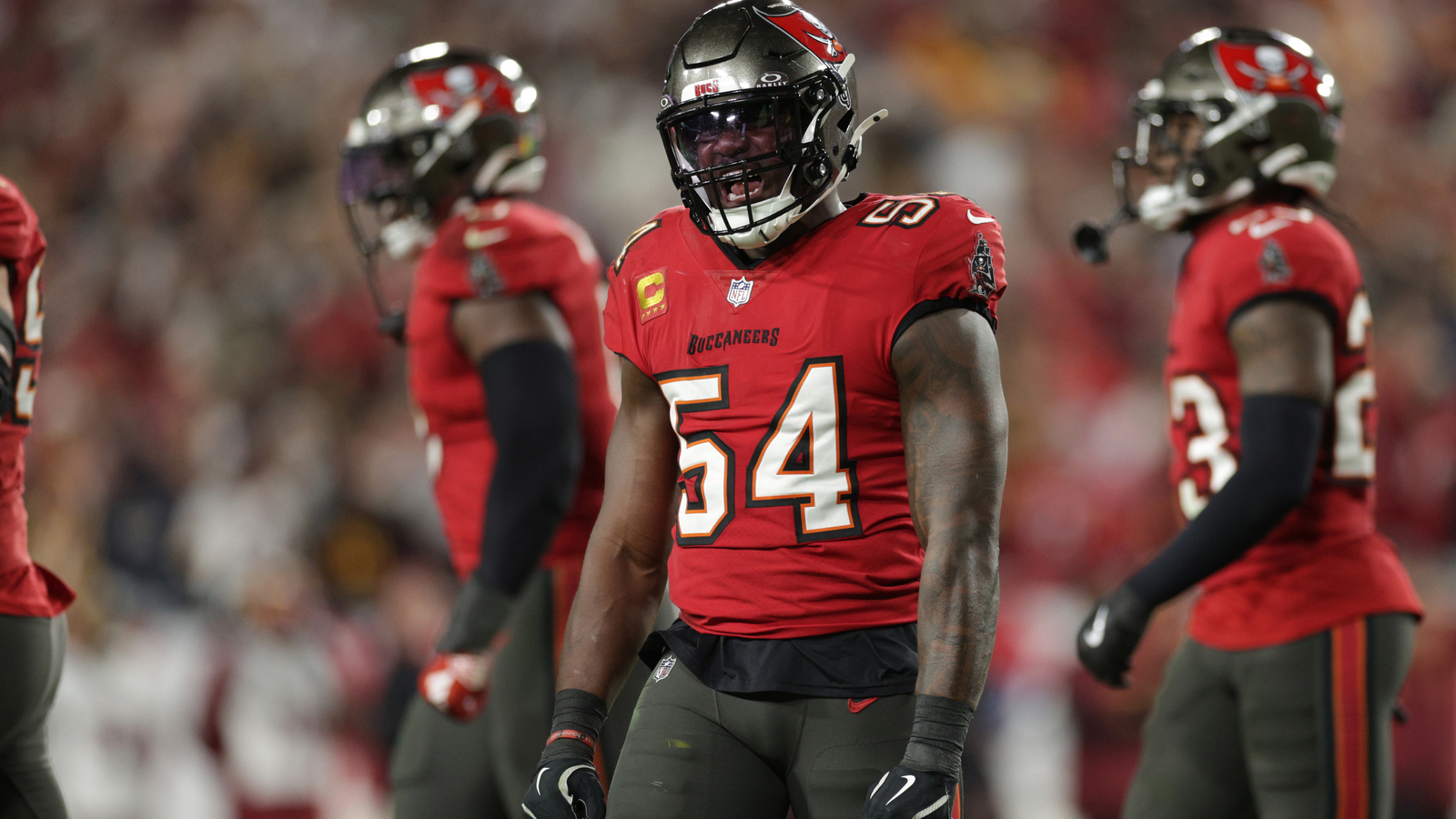 Lavonte David Returning To Bucs For 14th Season | Yardbarker