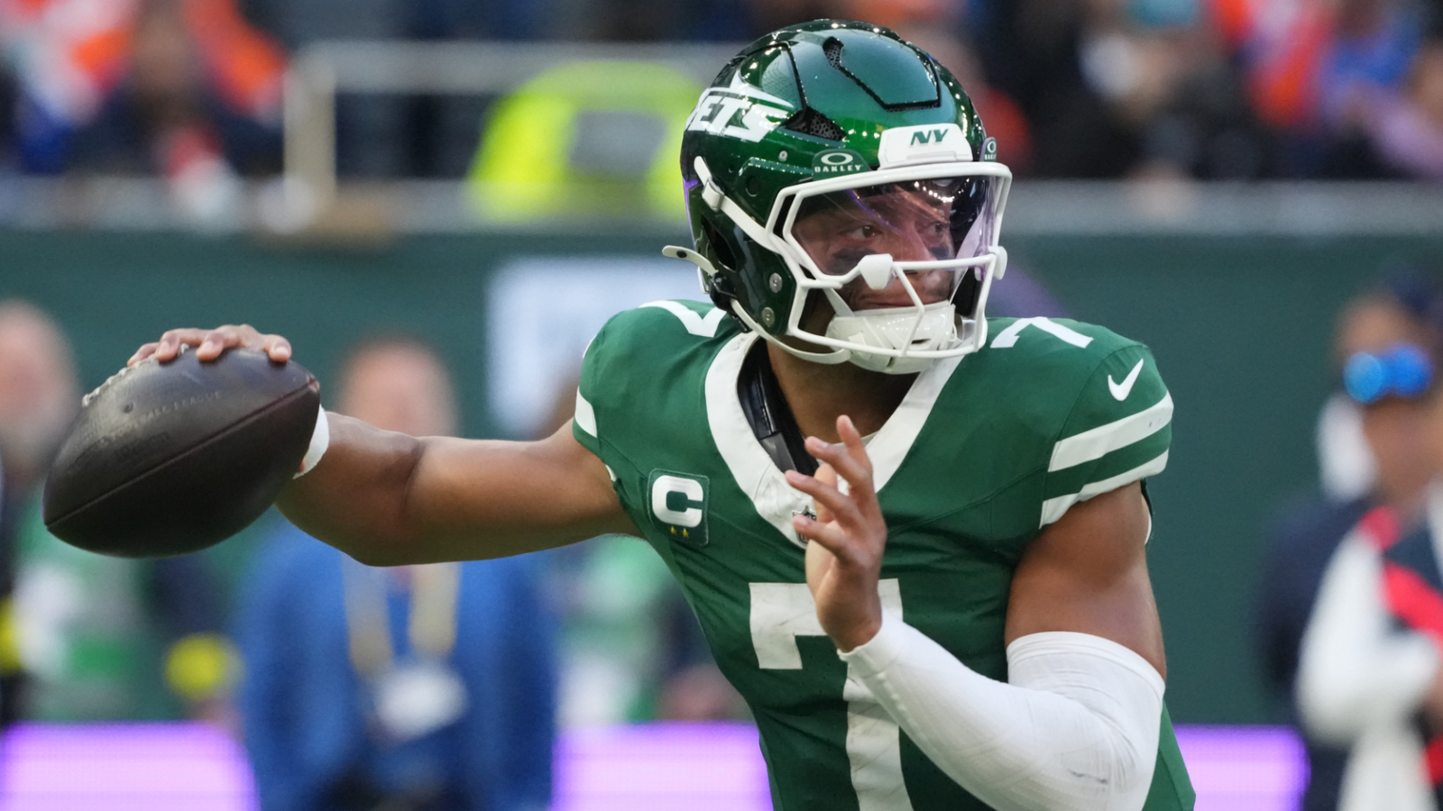 When Jets reportedly could make Fields, Taylor change | Yardbarker
