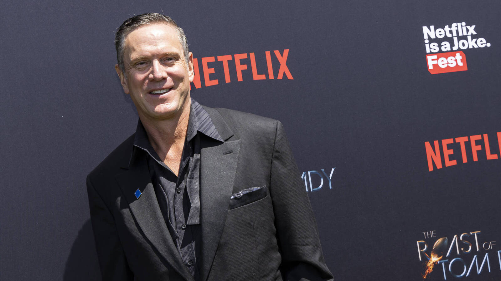 Drew Bledsoe reveals that Netflix paid him to appear at Tom Brady's ...