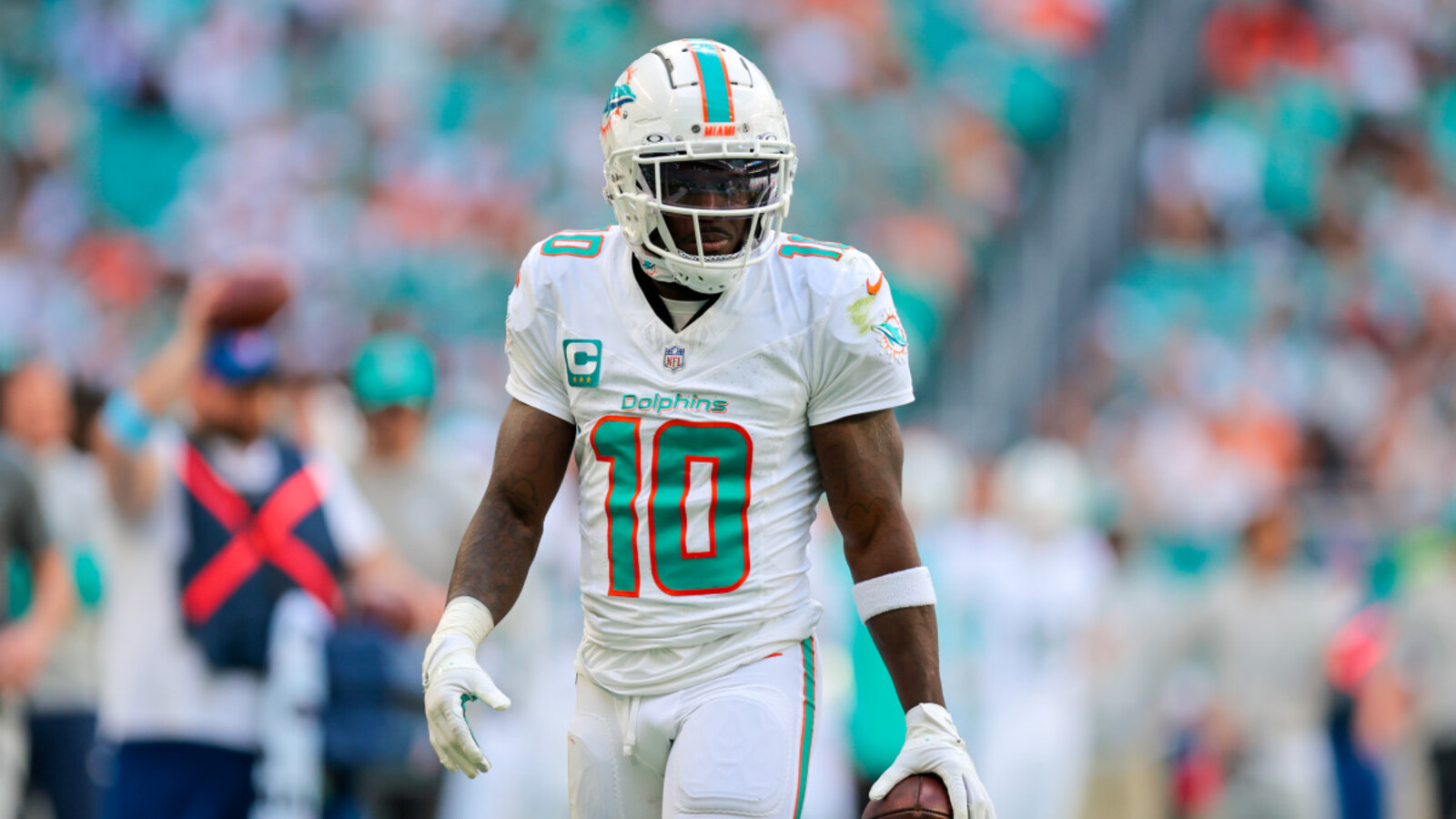 Dolphins Tyreek Hill Responds to Antonio Brown's Criticism | Yardbarker