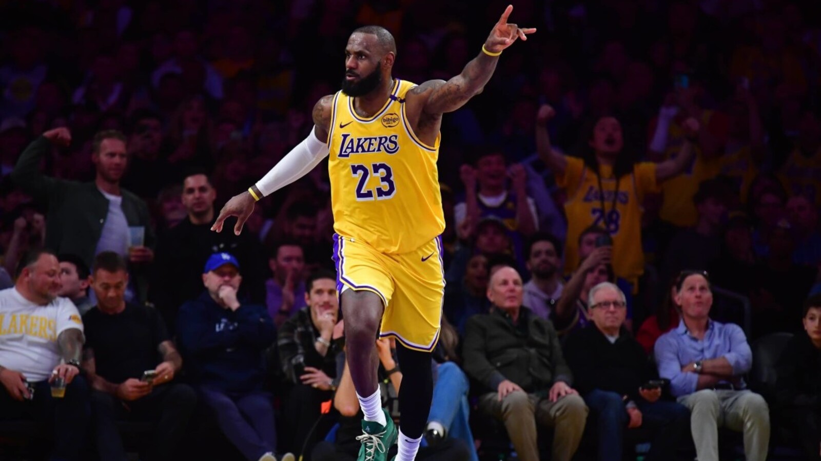 LeBron James Reveals How He Leads The Lakers During The NBA Playoffs ...