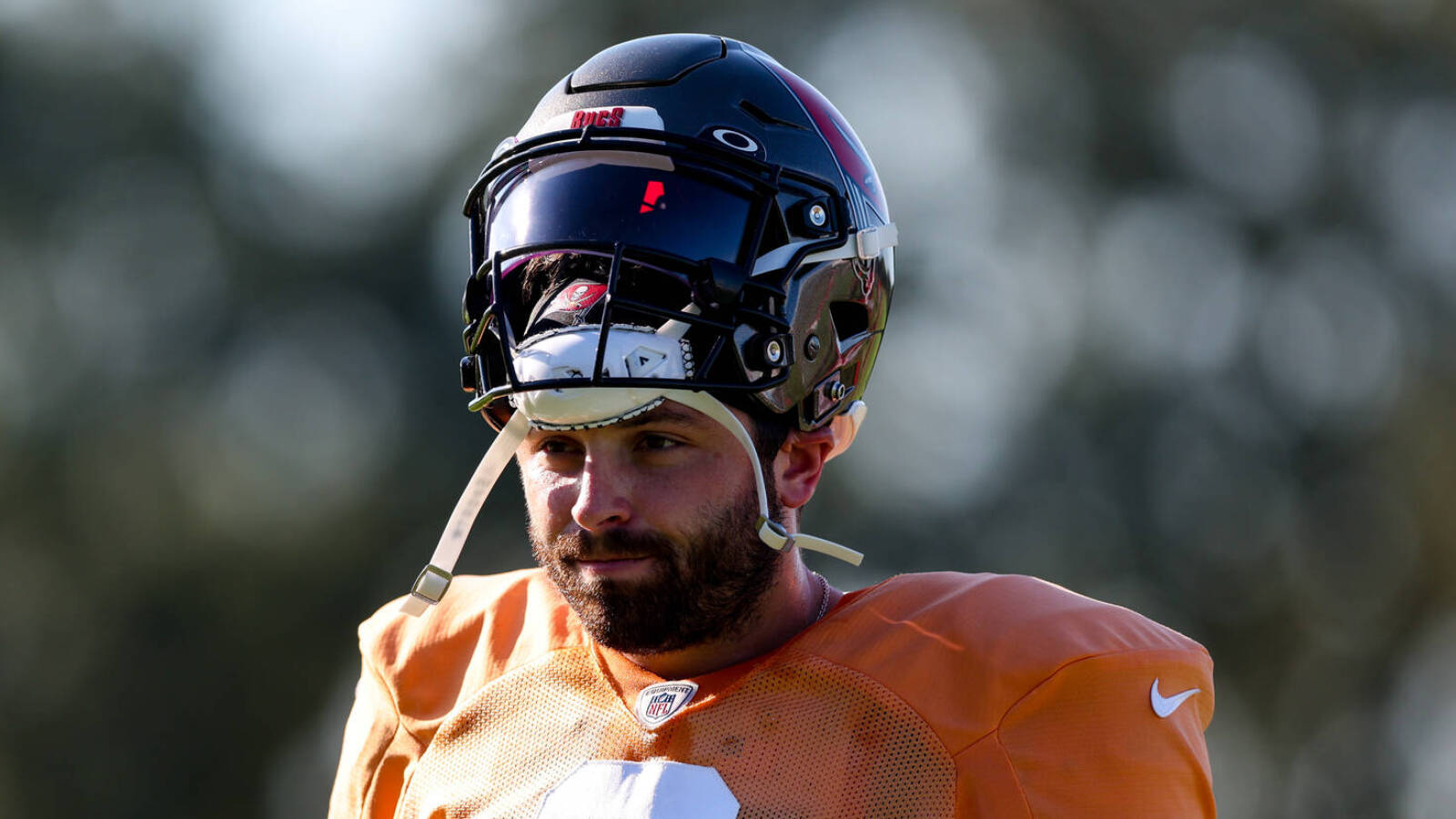 Hall of Famer weighs in on Buccaneers' QB competition | Yardbarker