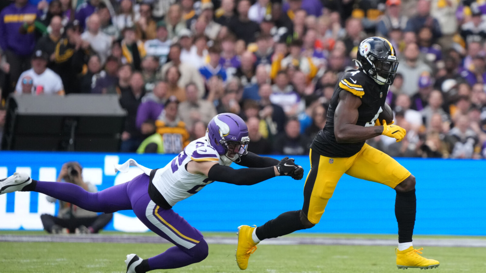 DK Metcalf Reportedly Has History With That Detroit Lions Fan | Yardbarker