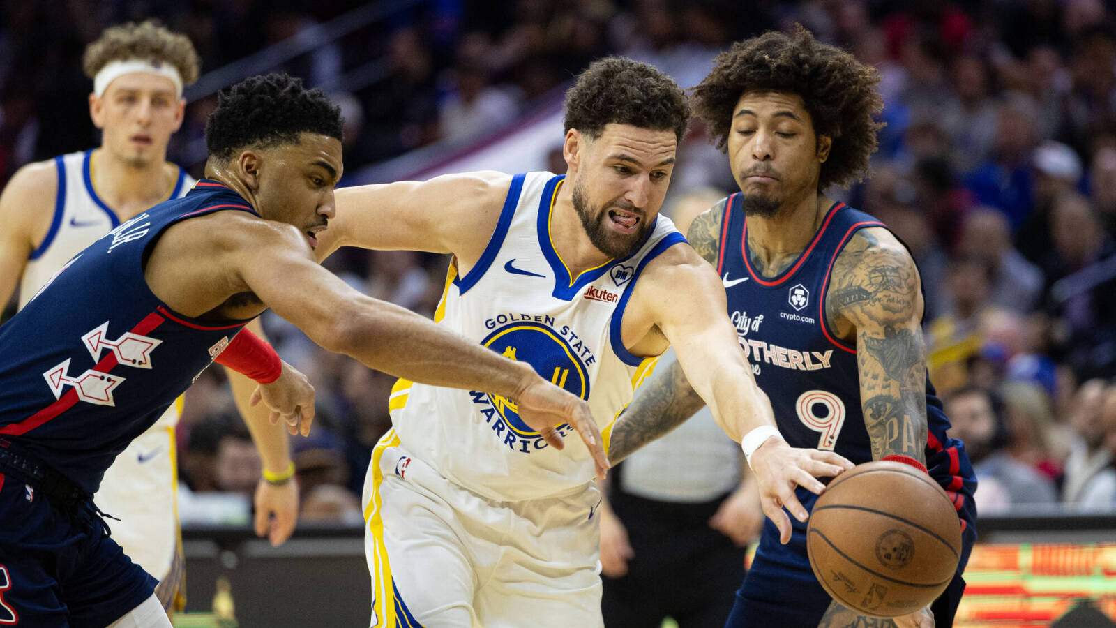 Watch: Warriors celebrate Klay Thompson's birthday on team plane ...