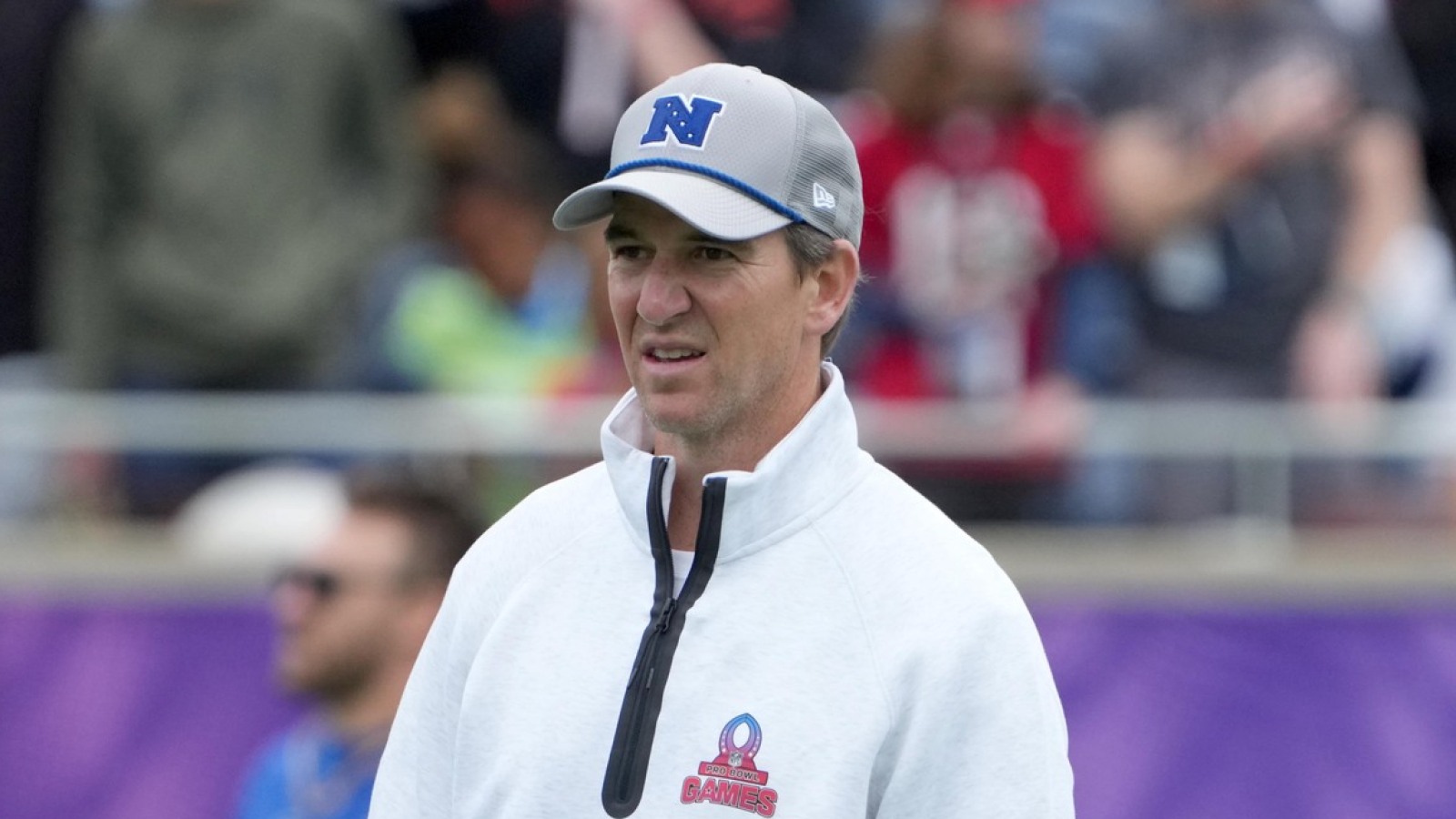 Watch: Eli Manning wins FanDuel's 'Kick of Destiny 3' over brother ...
