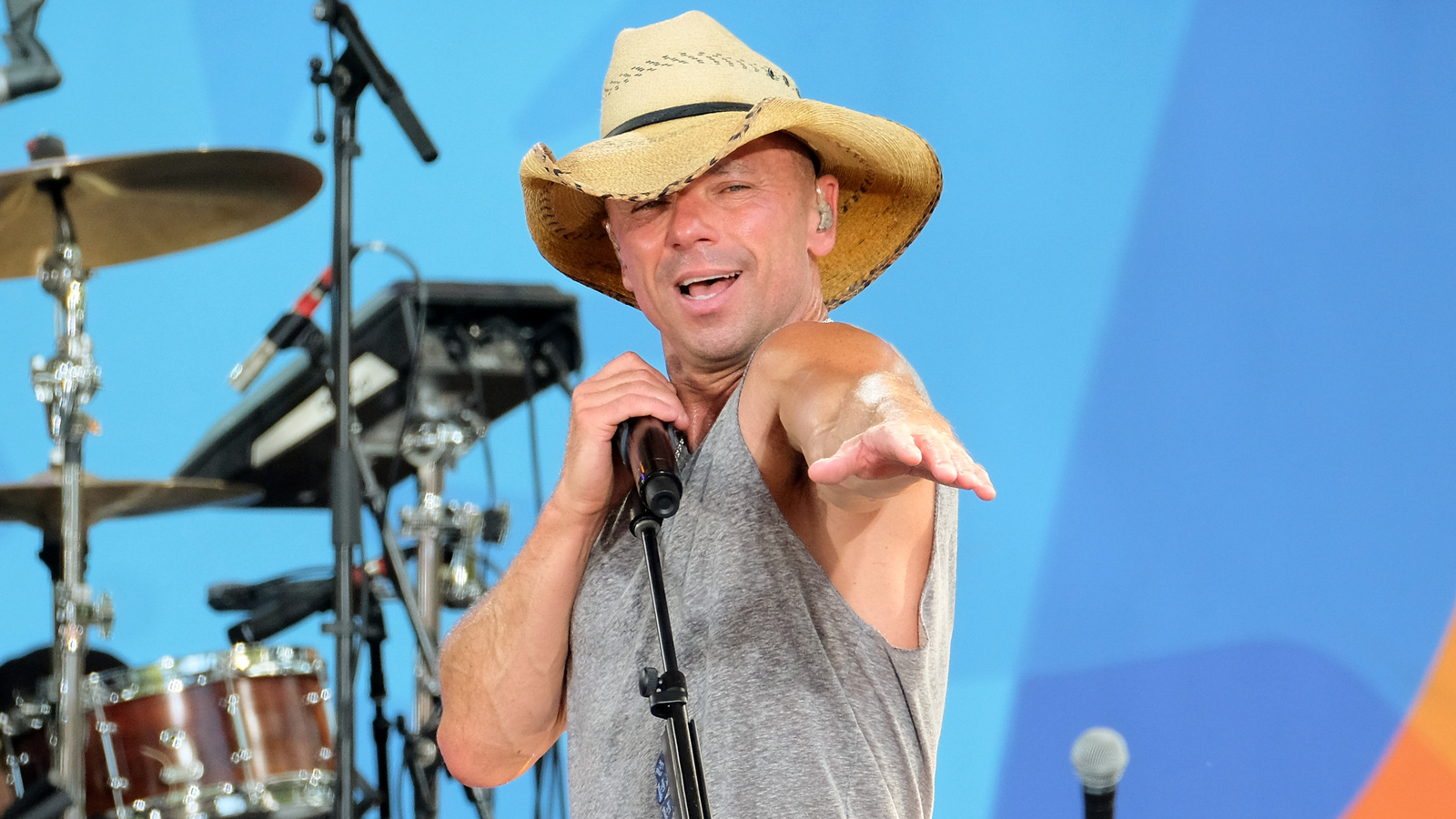 20 essential country songs about summer | Yardbarker