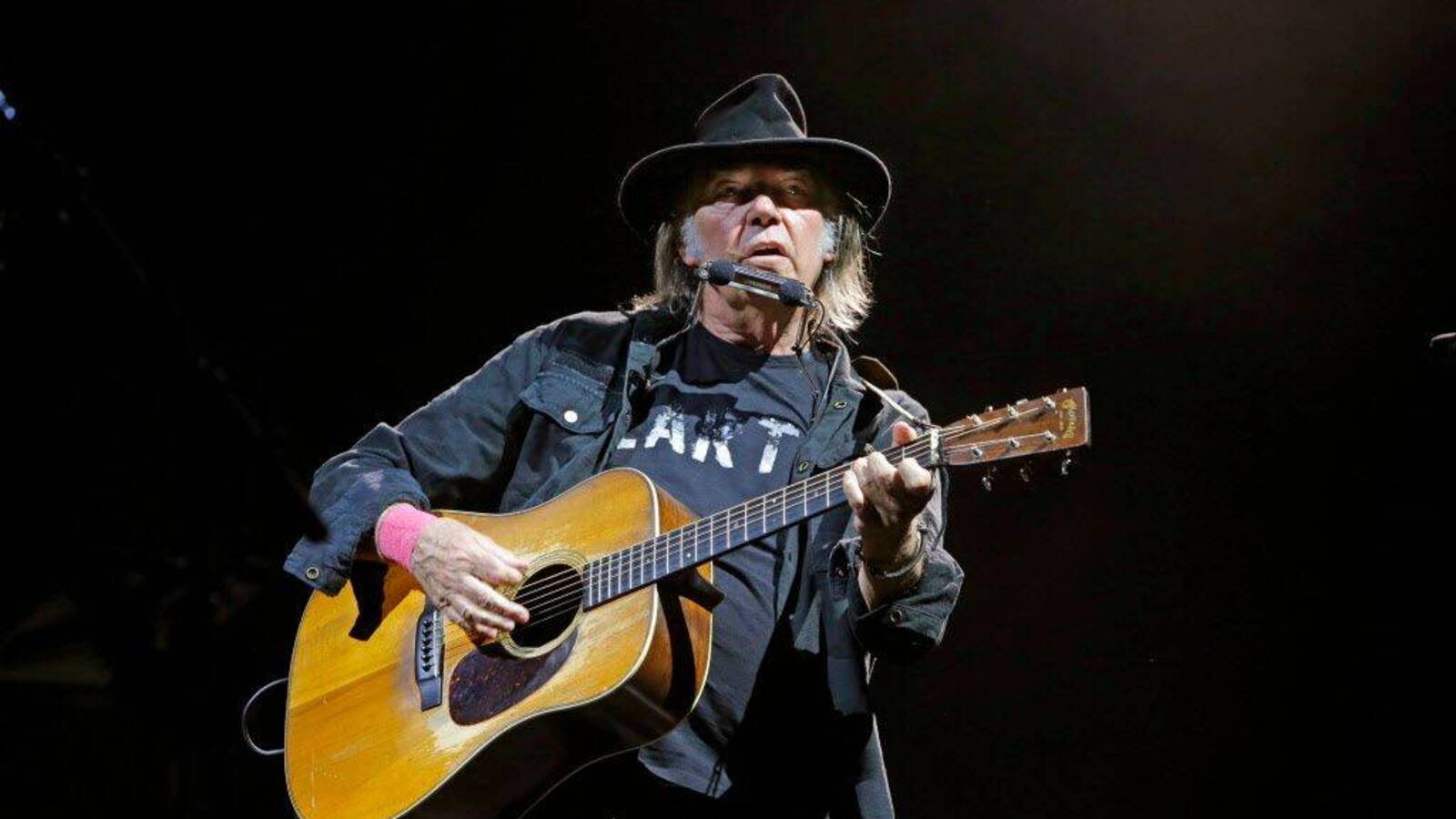The essential Neil Young playlist | Yardbarker
