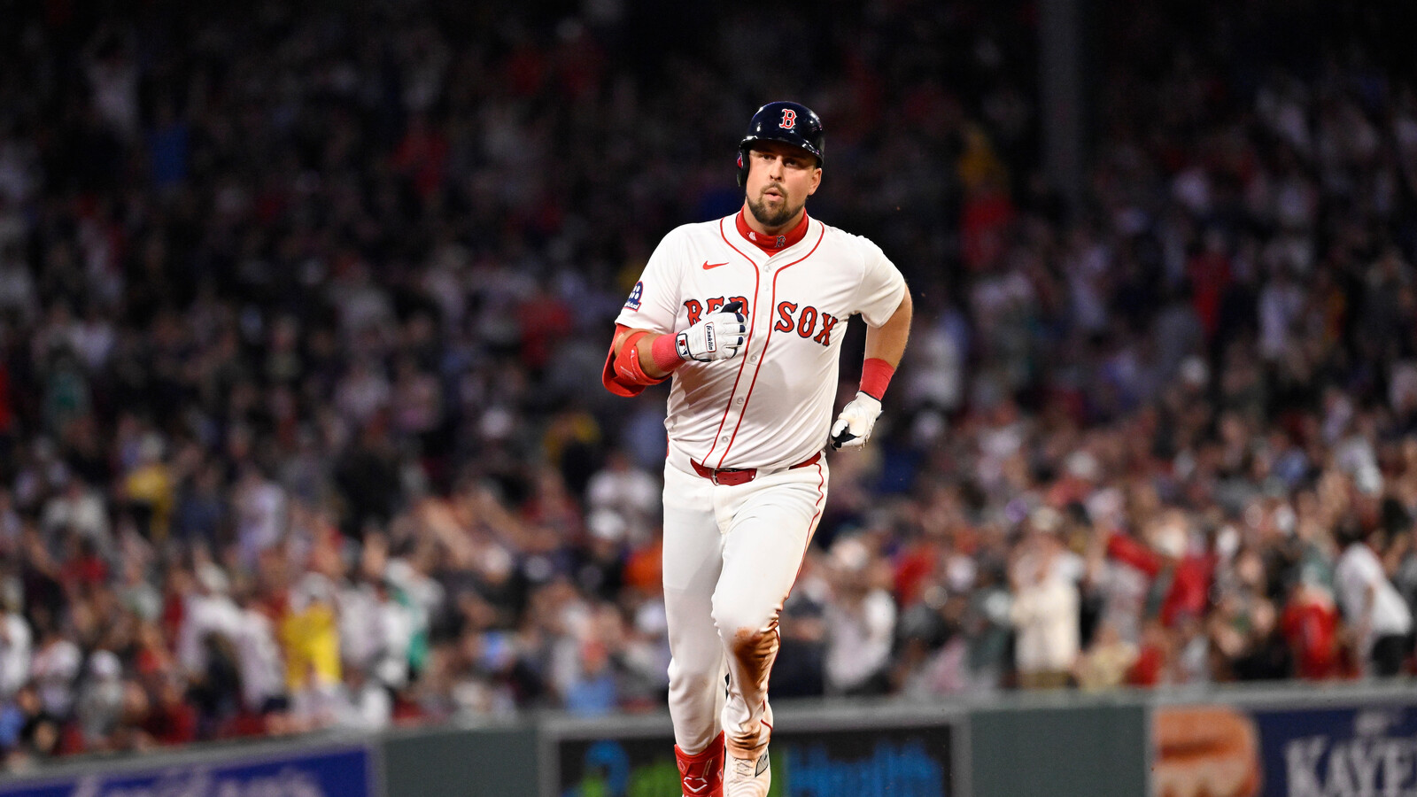 Nathaniel Lowe Has Been a Huge Pickup for the Red Sox | Yardbarker