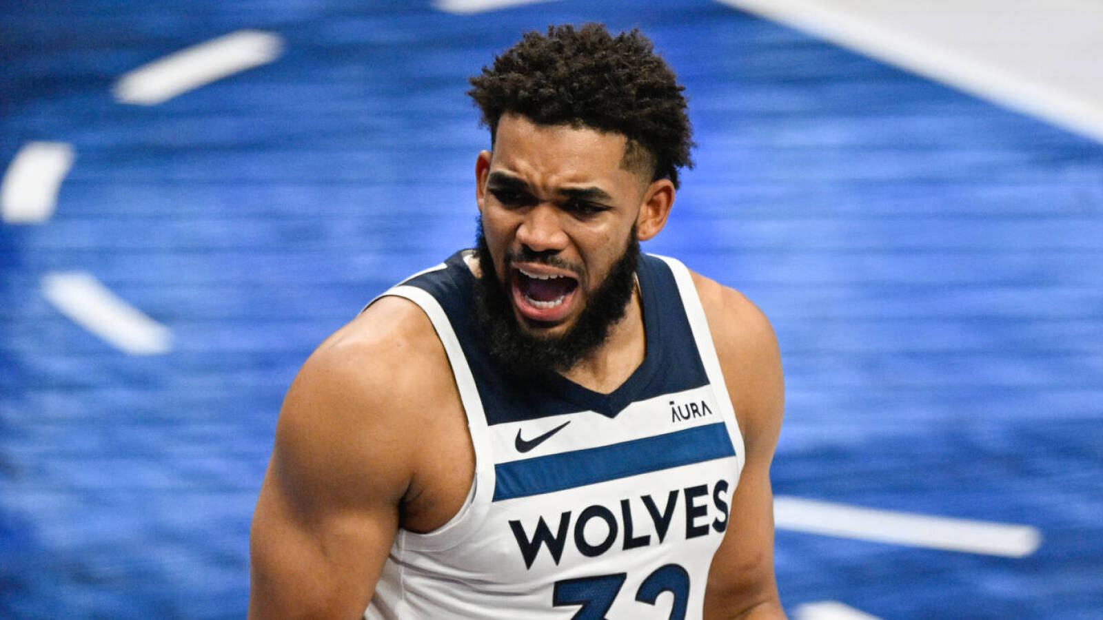 Watch: Wolves roll the dice with Towns' foul trouble | Yardbarker