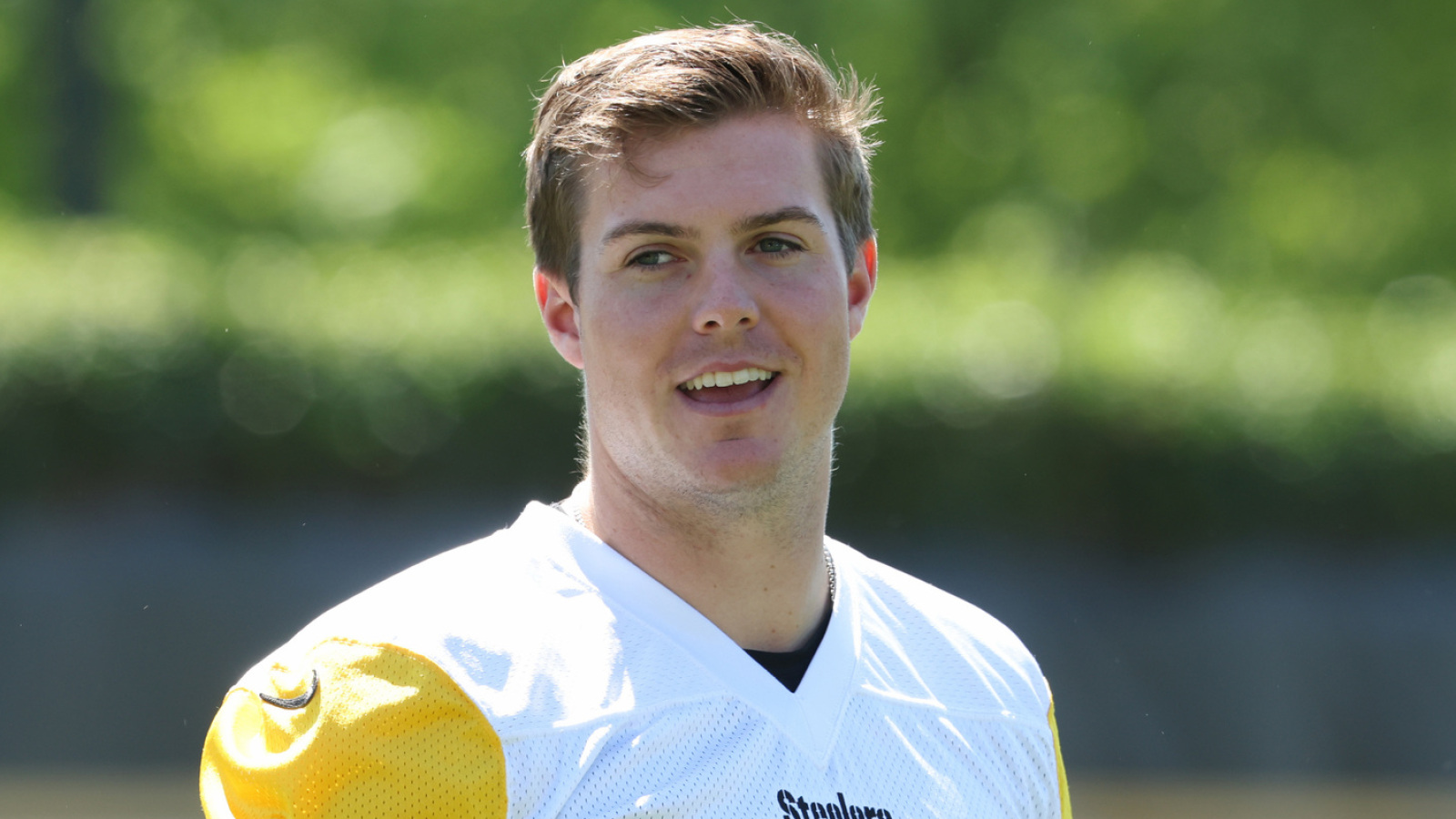 Howard opens up about career uncertainty after Steelers drafting Allar ...