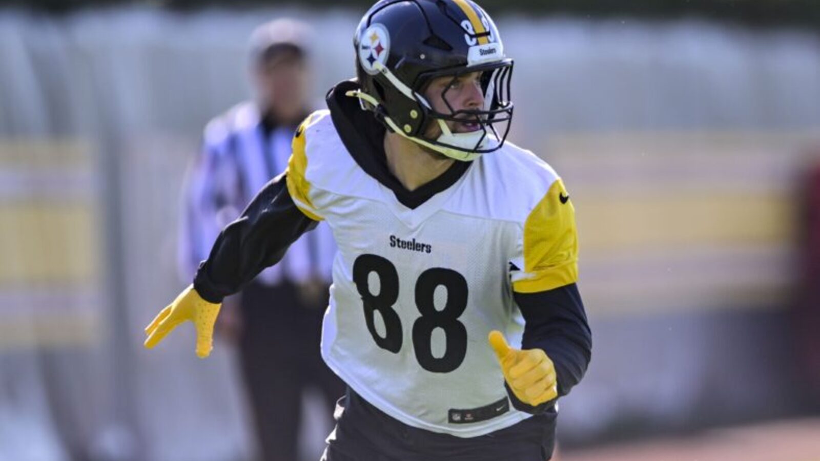 Steelers OC Arthur Smith Explains Pat Freiermuth’s Limited Role in Loss ...