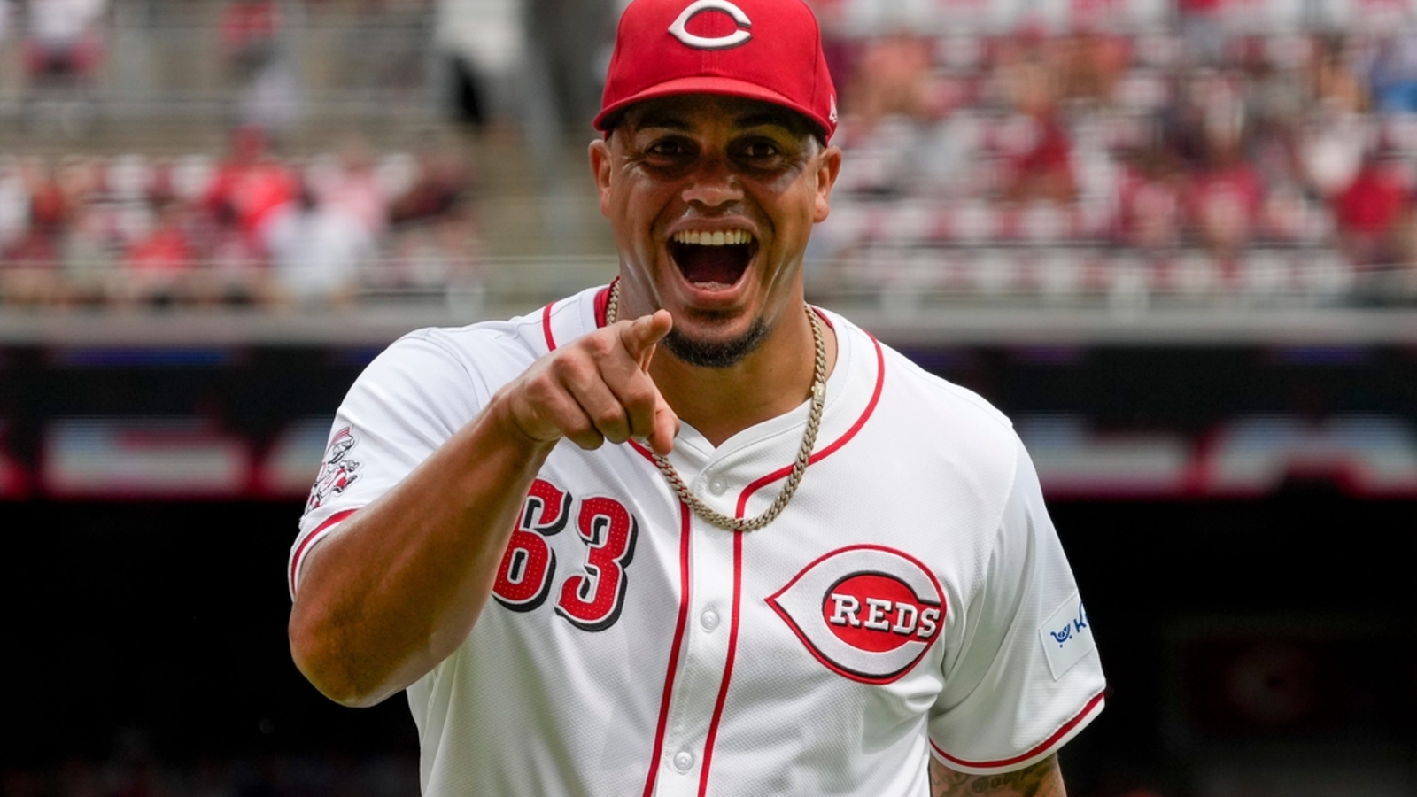 Yankees trade C Jose Trevino to Reds for RHP Fernando Cruz, C Alex ...