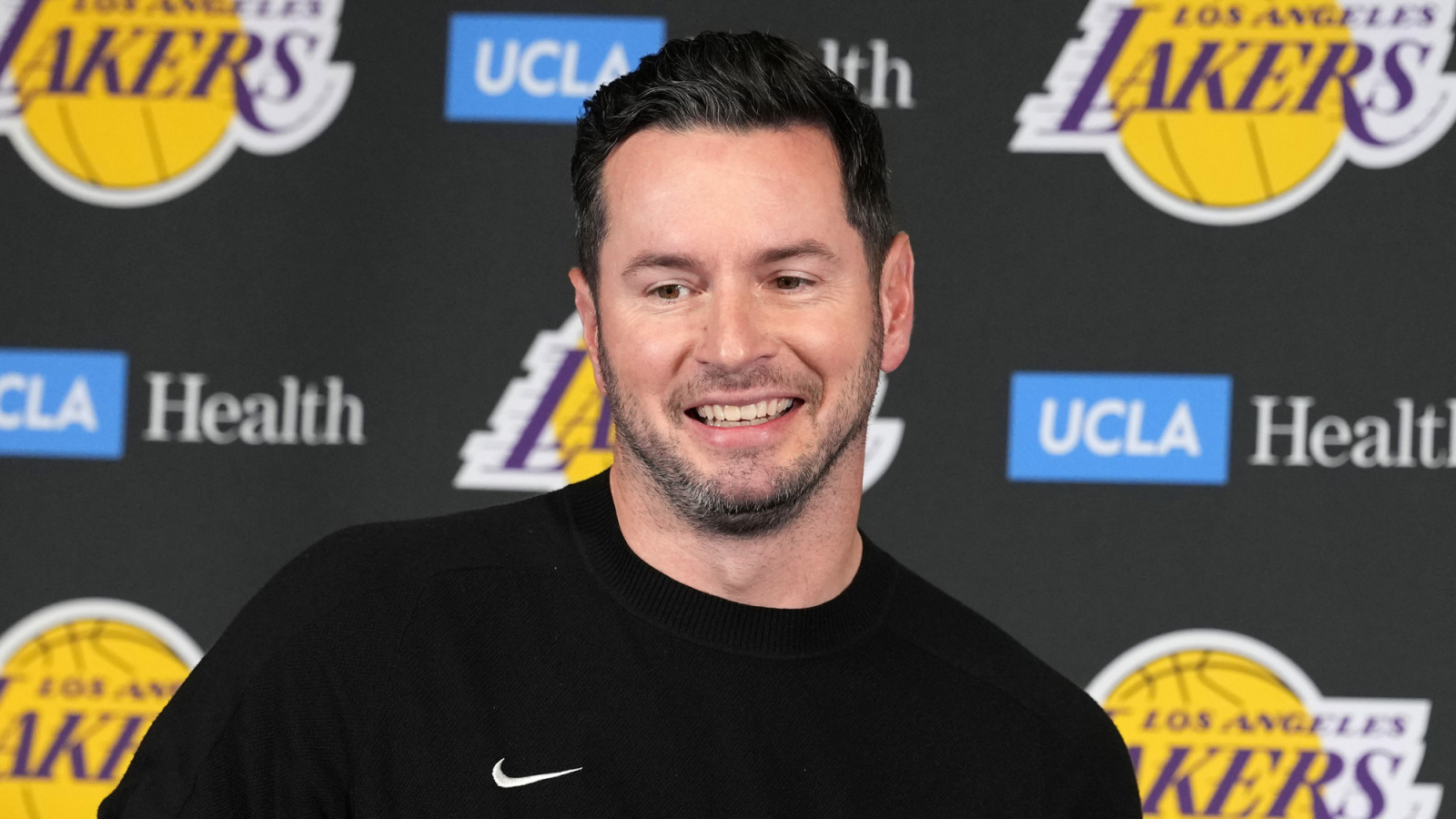 JJ Redick Sends Firm Reminder to Rob Pelinka Ahead of Trade Deadline ...