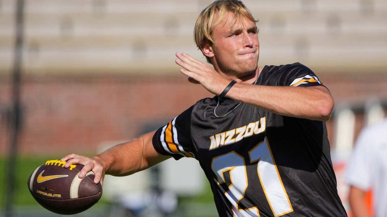 Report: Missouri QB Sam Horn has season-ending surgery | Yardbarker