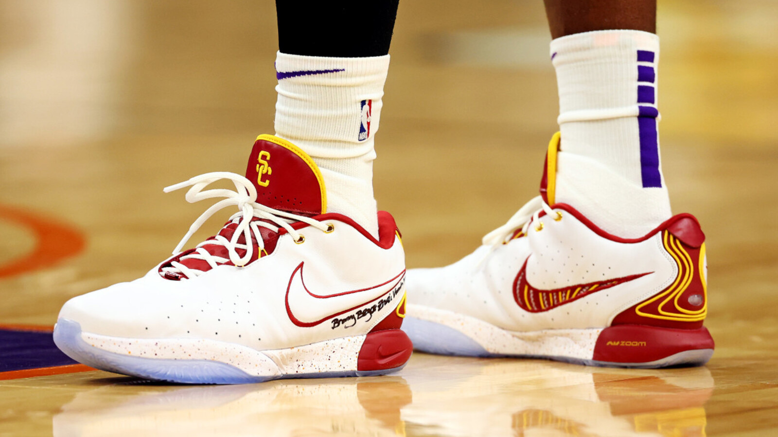 LeBron James Debuts Another Nike LeBron 21 USC Trojans Colorway ...