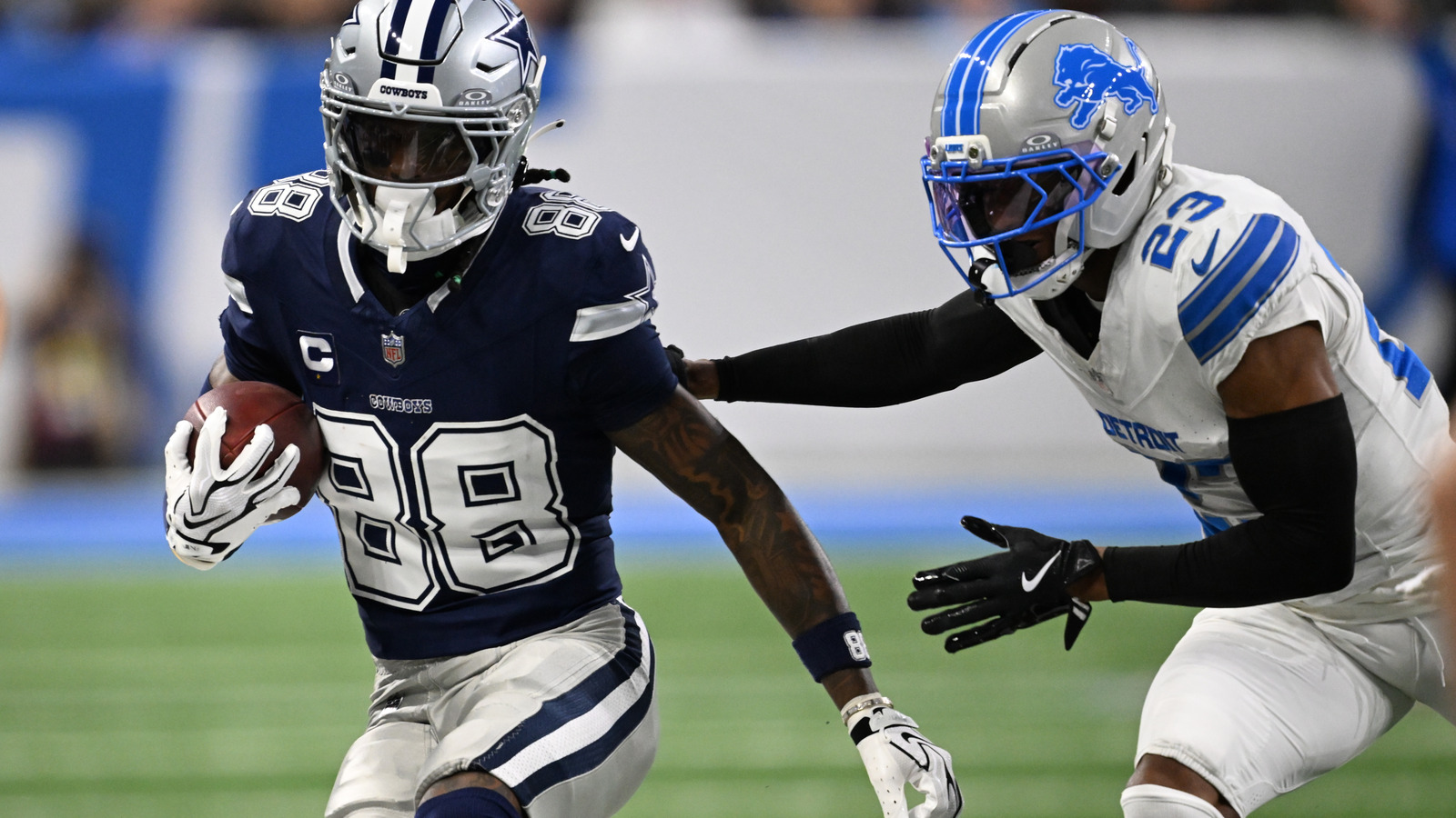 CeeDee Lamb injury update: Cowboys WR exits game after brutal fall vs ...