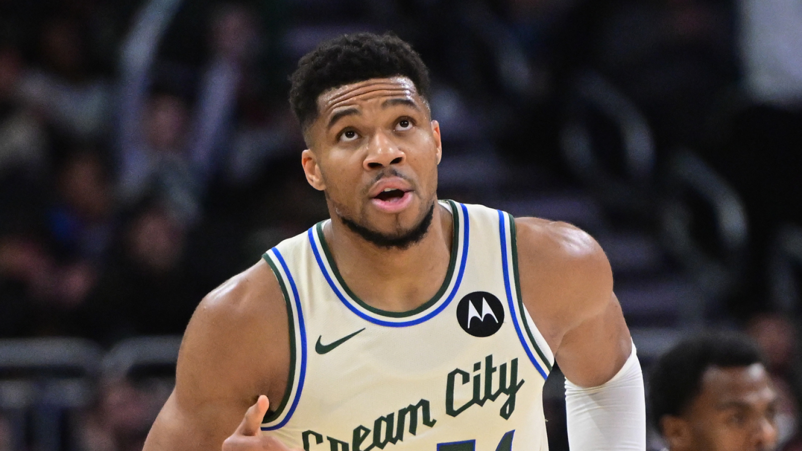 Bucks avoid worst-case scenario with Antetokounmpo injury update | Yardbarker