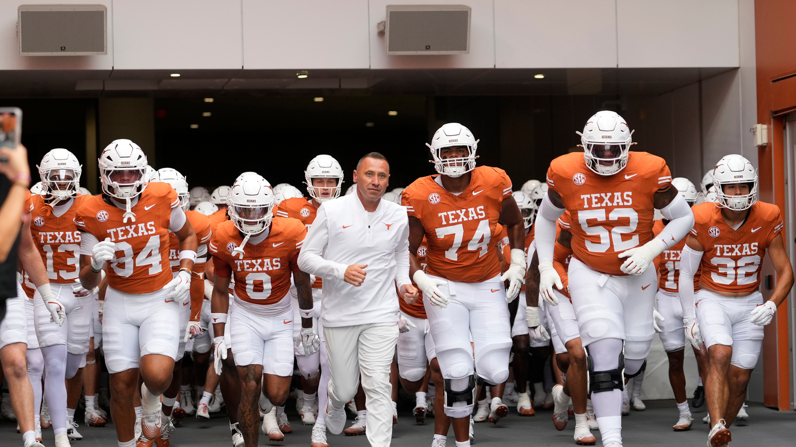 'RIP': Former Texas Coach With 40+ Years Experience Dies as Mack Brown ...