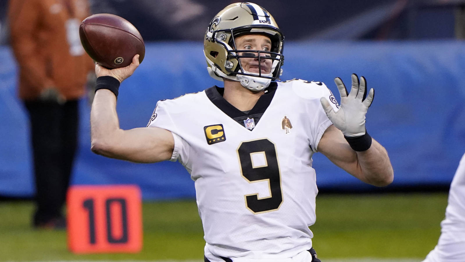 Rib fractures, collapsed lung confirmed for Brees | Yardbarker