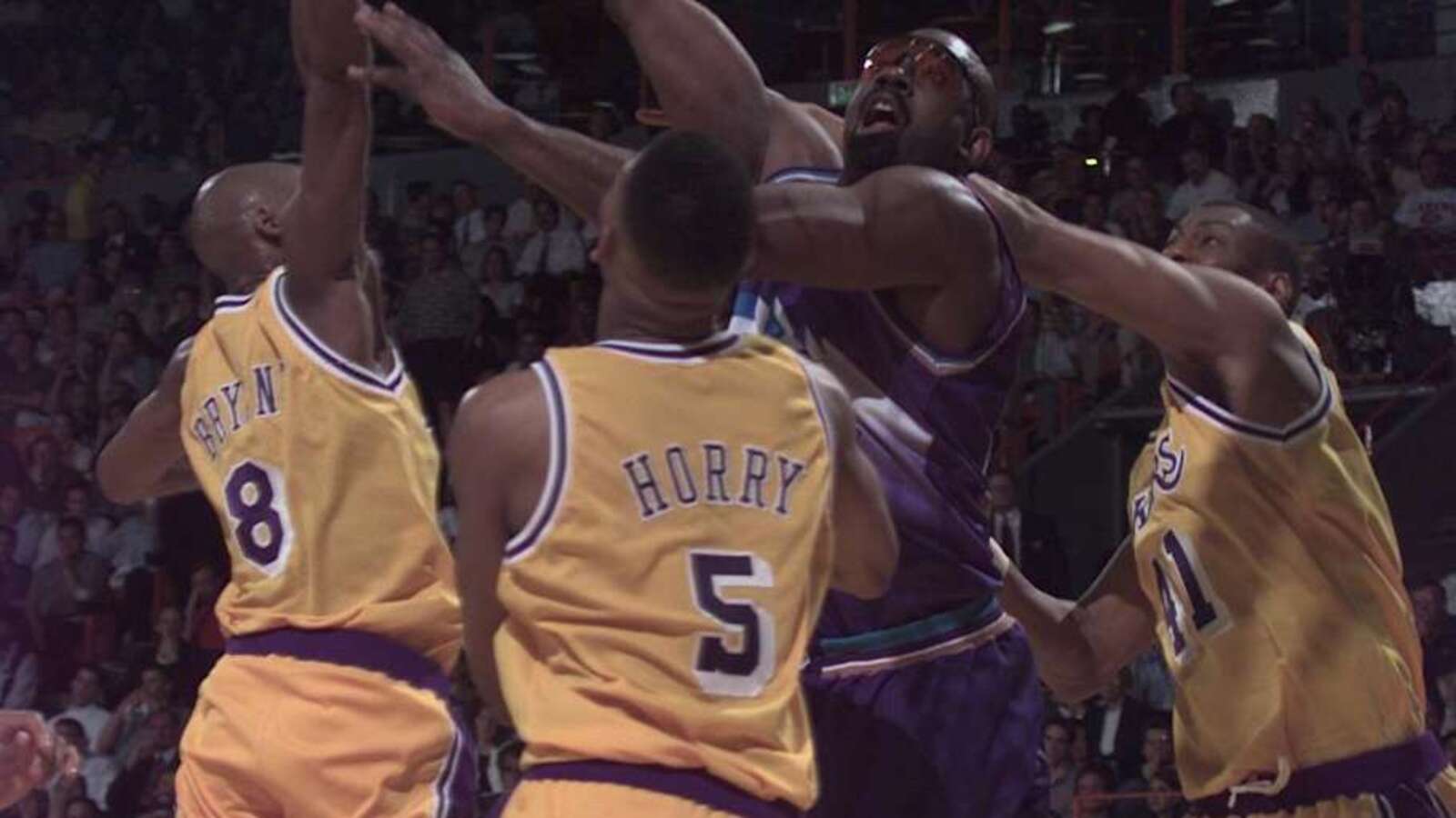 Former Lakers Center Passes Away at Age 57 | Yardbarker