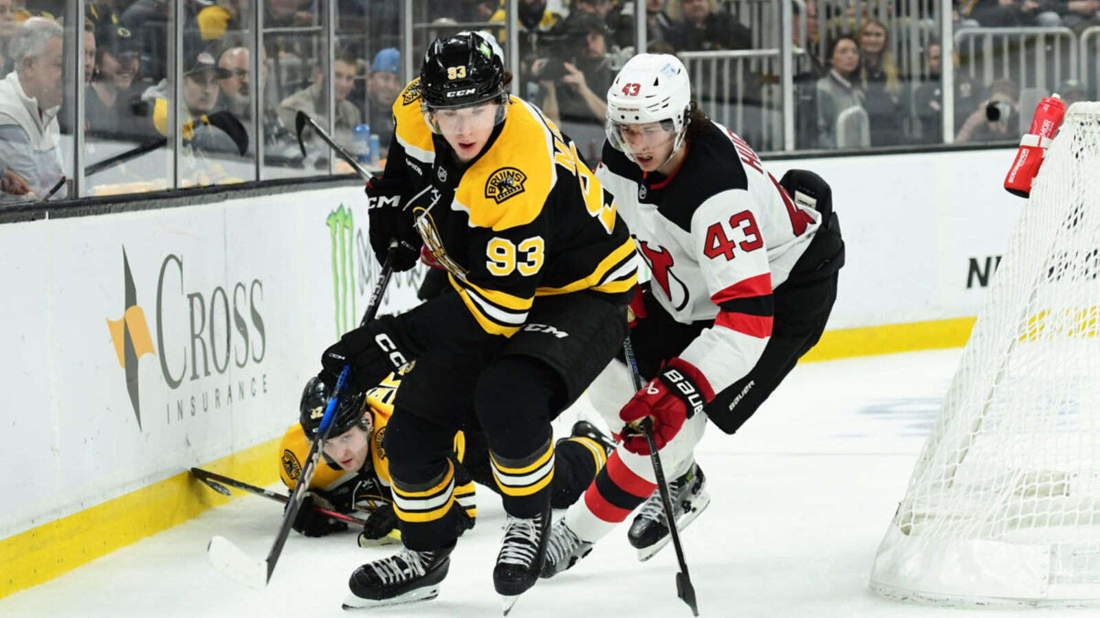 Minten Has Inside Track to Bruins’ Third-Line Center Role | Yardbarker