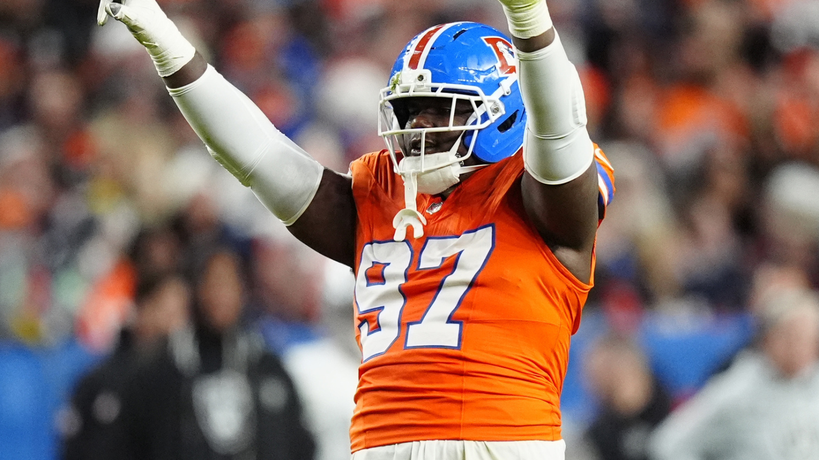 Broncos had 'preliminary' extension talks with C Luke Wattenberg, DL ...