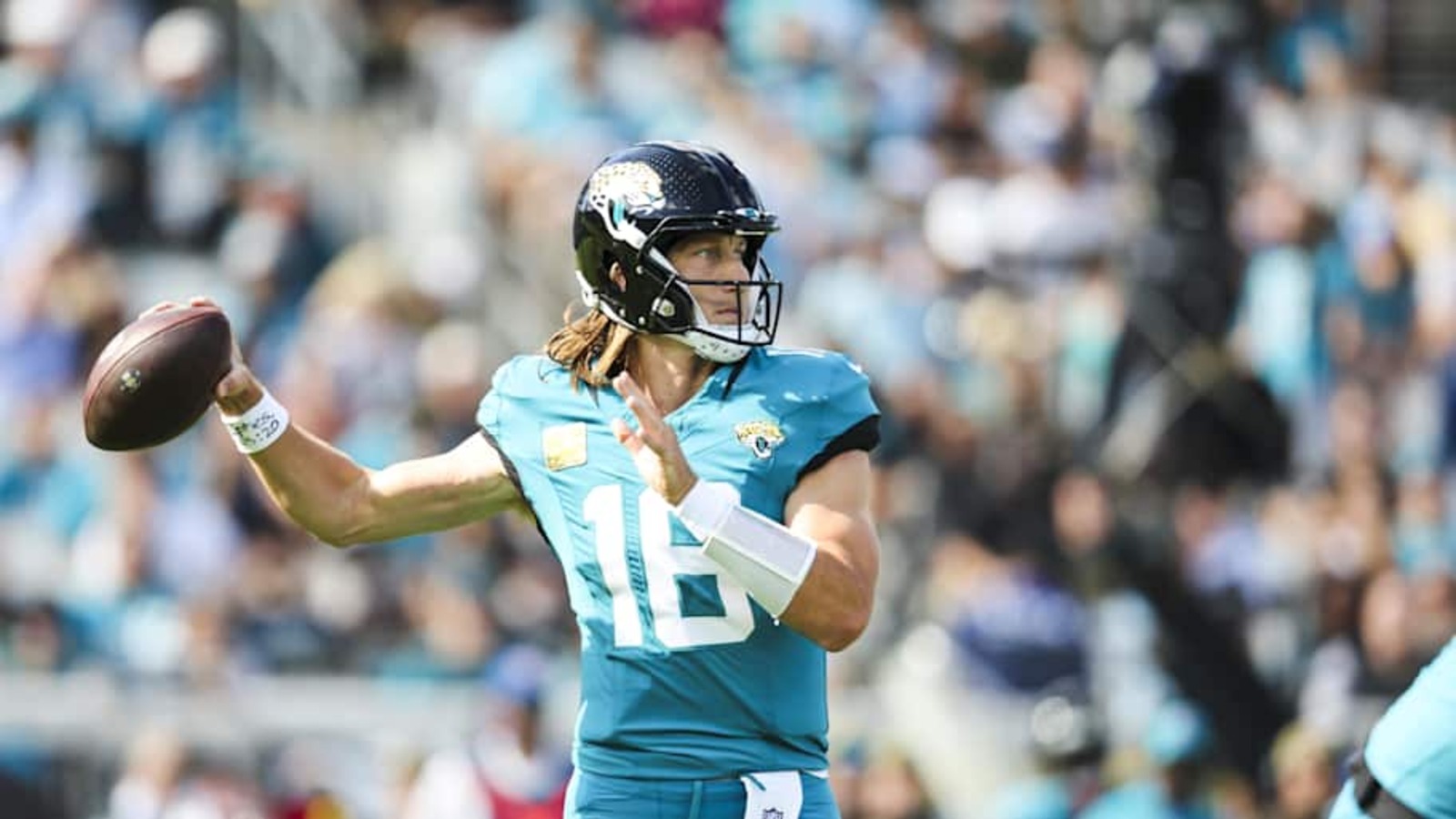 Trevor Lawrence Assess Offensive Line Performance in Win vs. Chargers ...