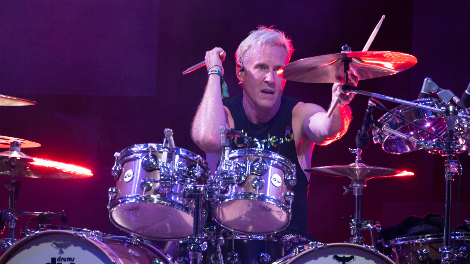 Foo Fighters are looking for a new drummer again | Yardbarker