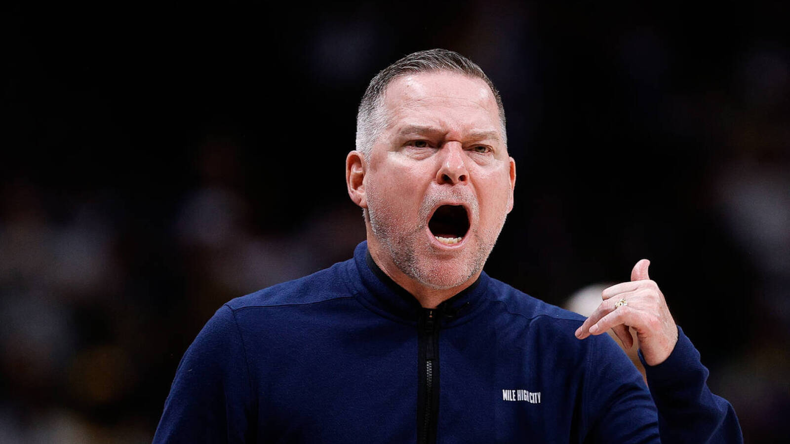 Nuggets HC Michael Malone completely goes off on referee | Yardbarker