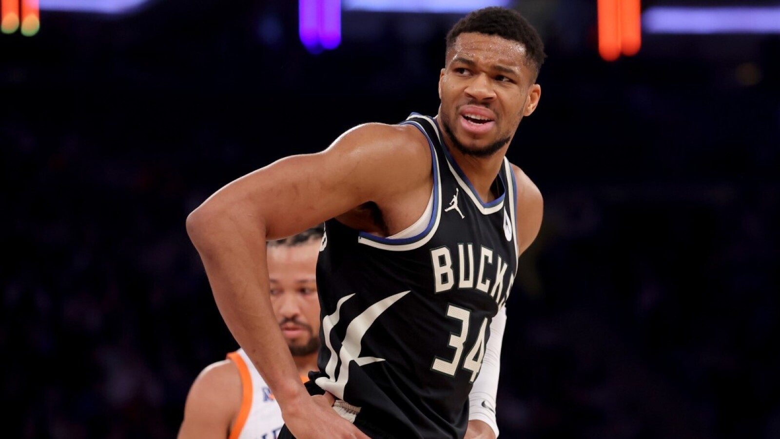 Giannis Antetokounmpo Has Words on Cooper Flagg After Bucks-Mavericks ...