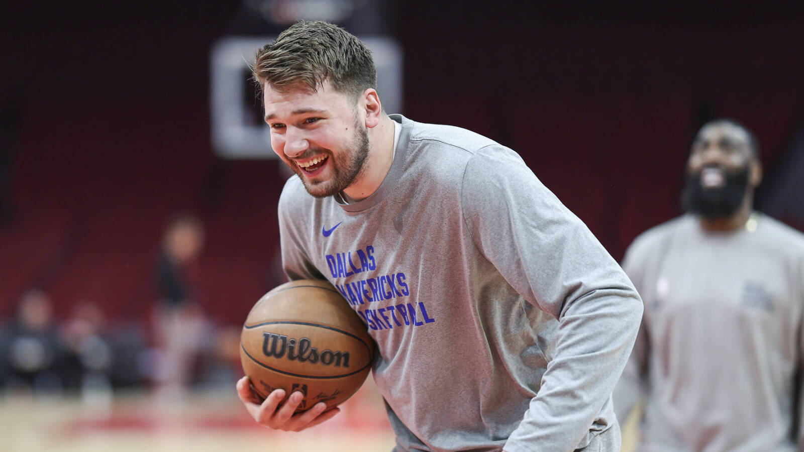 Watch: Mavericks' Luka Doncic makes absurd new pregame trick shot | Yardbarker