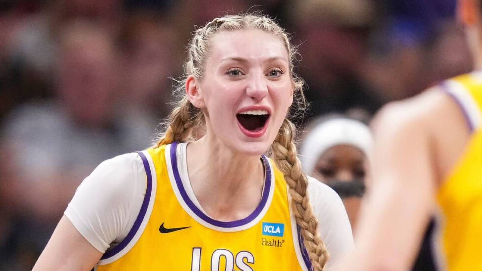 Jimmy Butler had awesome gesture for Sparks’ Cameron Brink | Yardbarker