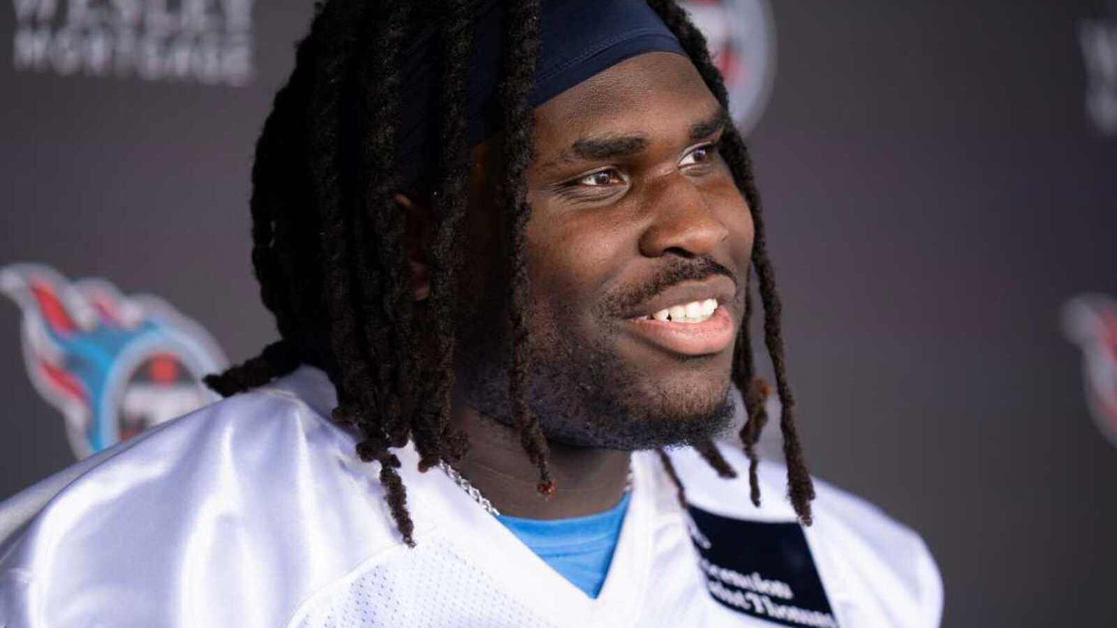 Titans give positive update on T'Vondre Sweat prior to start of 2024 ...