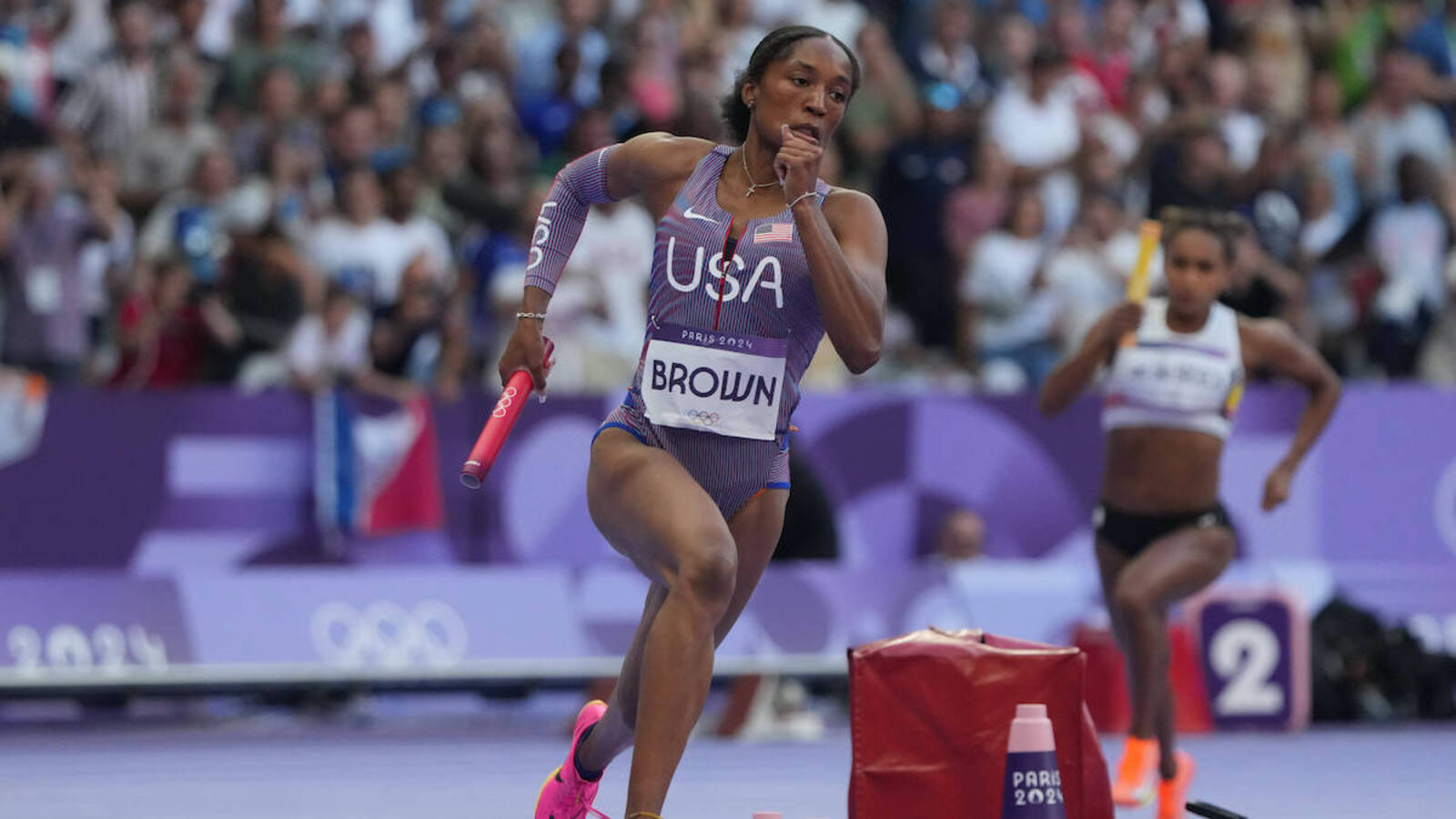 Kaylyn Brown anchors Team USA to set world record in mixed 4x400m relay ...