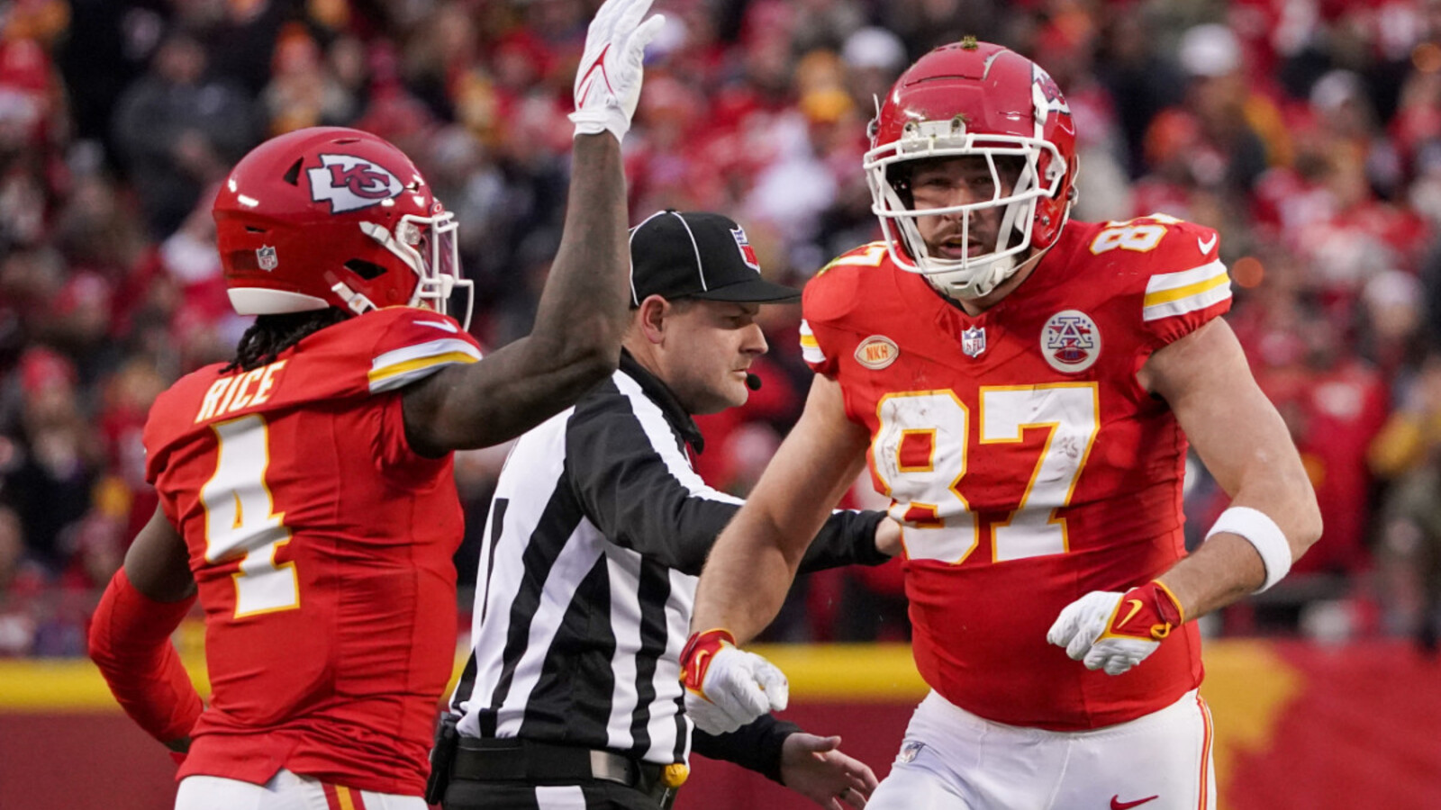 Chiefs Have Weapon That Could 'Compensate' Potential Travis Kelce Loss | Yardbarker