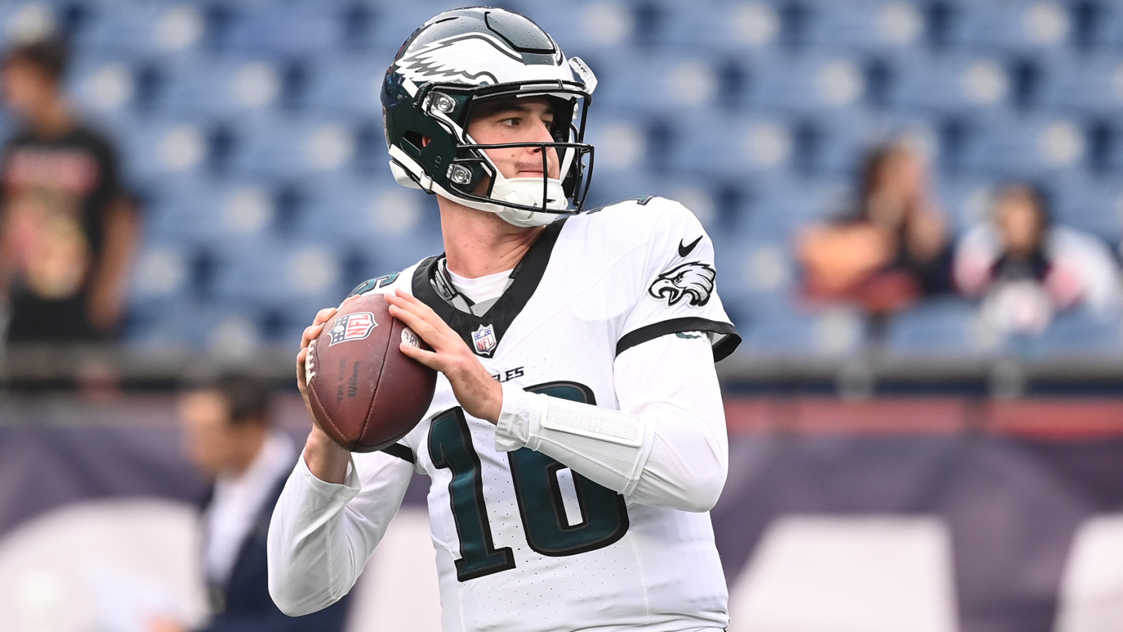 Eagles' third-string QB could hold key to NFC East title | Yardbarker