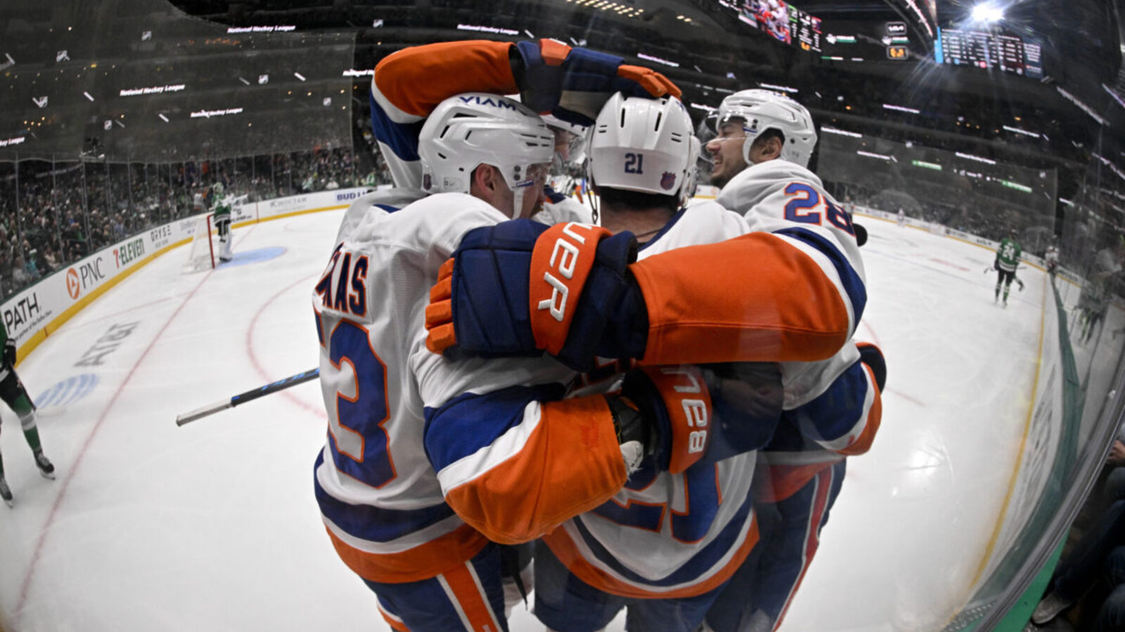 2-Goal 3rd Period Gives Islanders 3-2 Win Over Stars | Yardbarker