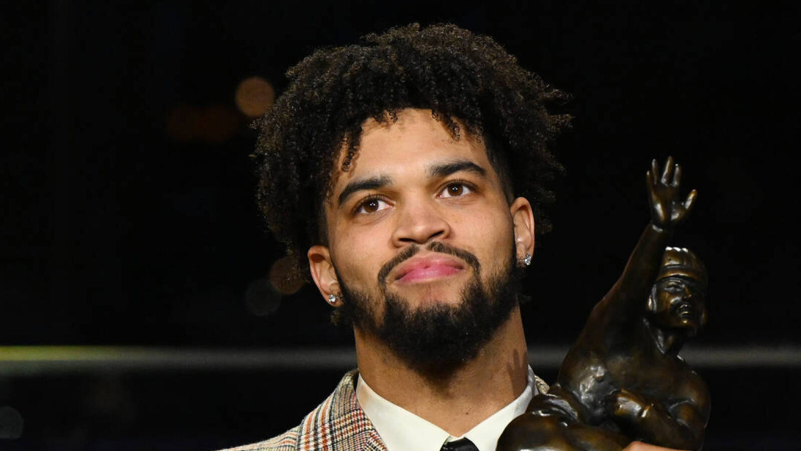 USC' Williams sneaks CFP joke into Heisman Trophy speech | Yardbarker