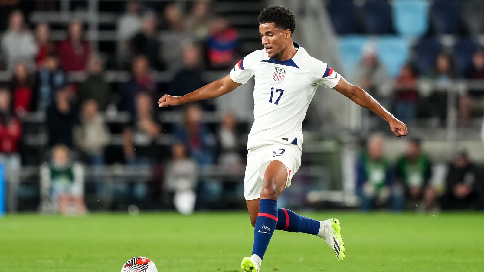 Tottenham contemplating January offer for 22-year-old playmaker after ...